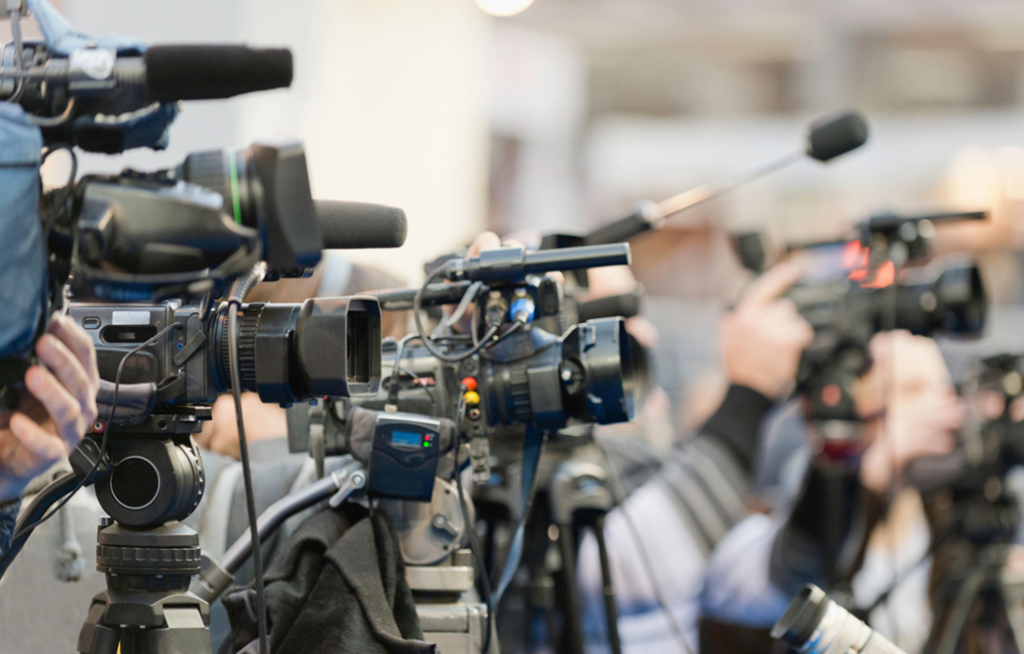 Tips For Capturing Stunning Live Event Photography - Multi Image Group